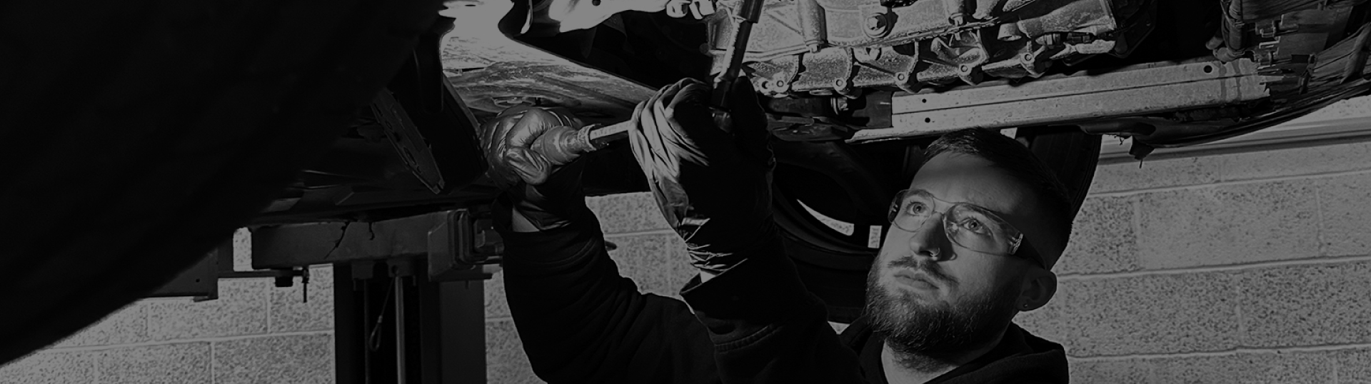 dark-mechanic-background - Stourbridge Automotive